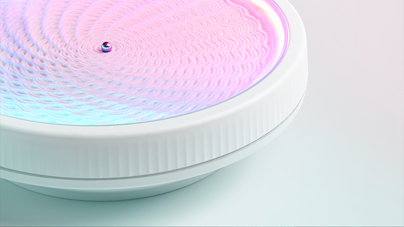 SANDSARA mini: an ephemeral timepiece that draws infinite patterns in sand