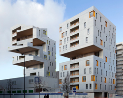 pêle-mêle audio-visual installation by artist olivier ratsi