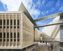 renzo piano clads valletta city gate with vast stone façade