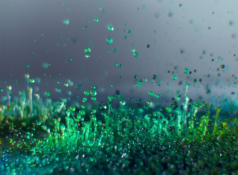 GMUNK uses vibrations to create tiny technicolor worlds