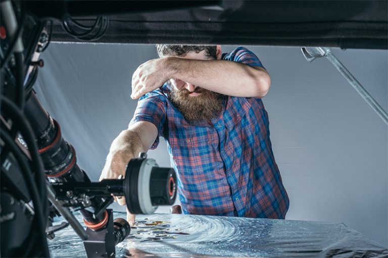 GMUNK uses vibrations to create tiny technicolor worlds