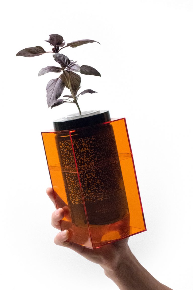 the spacepot hydroponic planter brings NASA grade farming to your kitchen