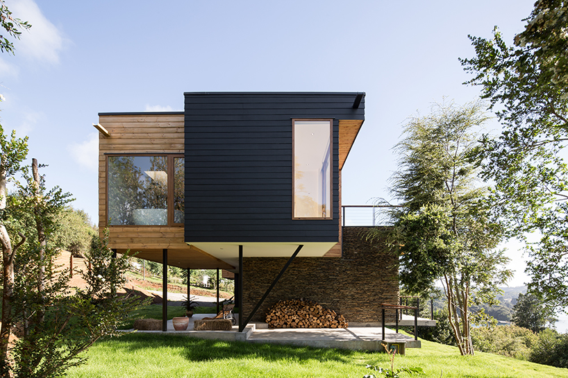 pe+br+re stacks wulf house overlooking lake in chile