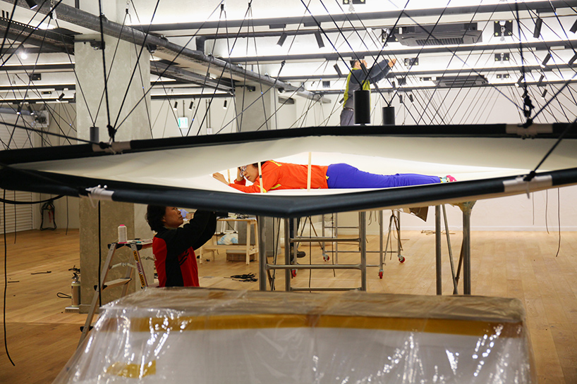 void By Numen for Use Entraps Visitors In An Enclosed Vacuum void-by-numen-for-use-entraps-visitors-in-an-enclosed-vacuum