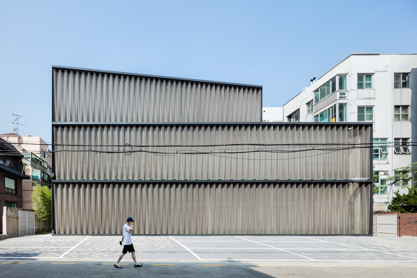 simplex drapes liberty lounge in seoul with metal mesh curtain