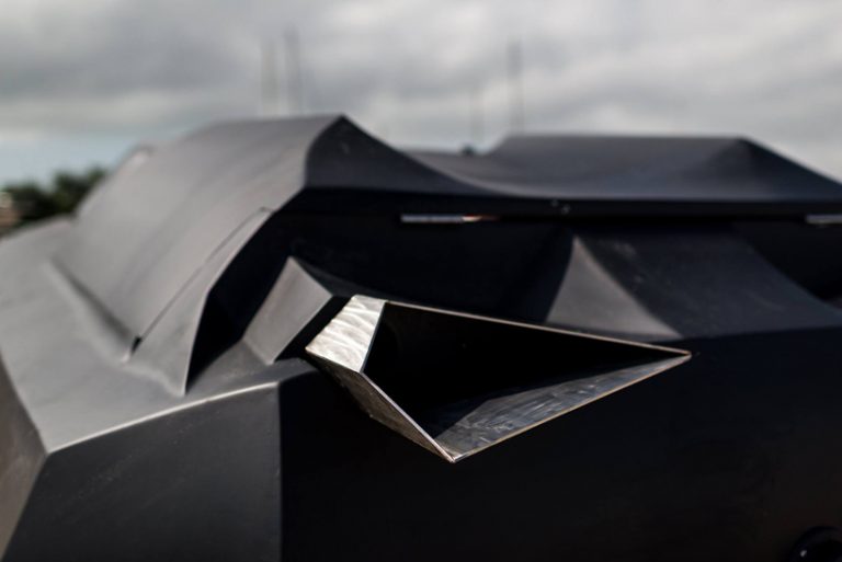 alpha centauri's luxury hydroplane belongs to the batcave