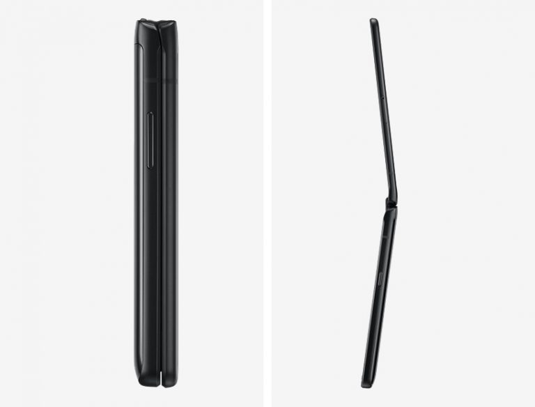 samsung leader 8 is a smart flip phone that references the noughties