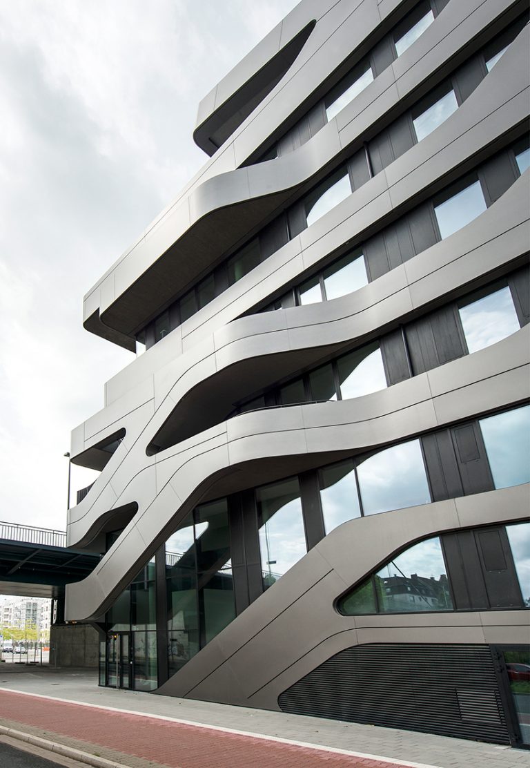 j. mayer h. completes FOM university's academic building in düsseldorf