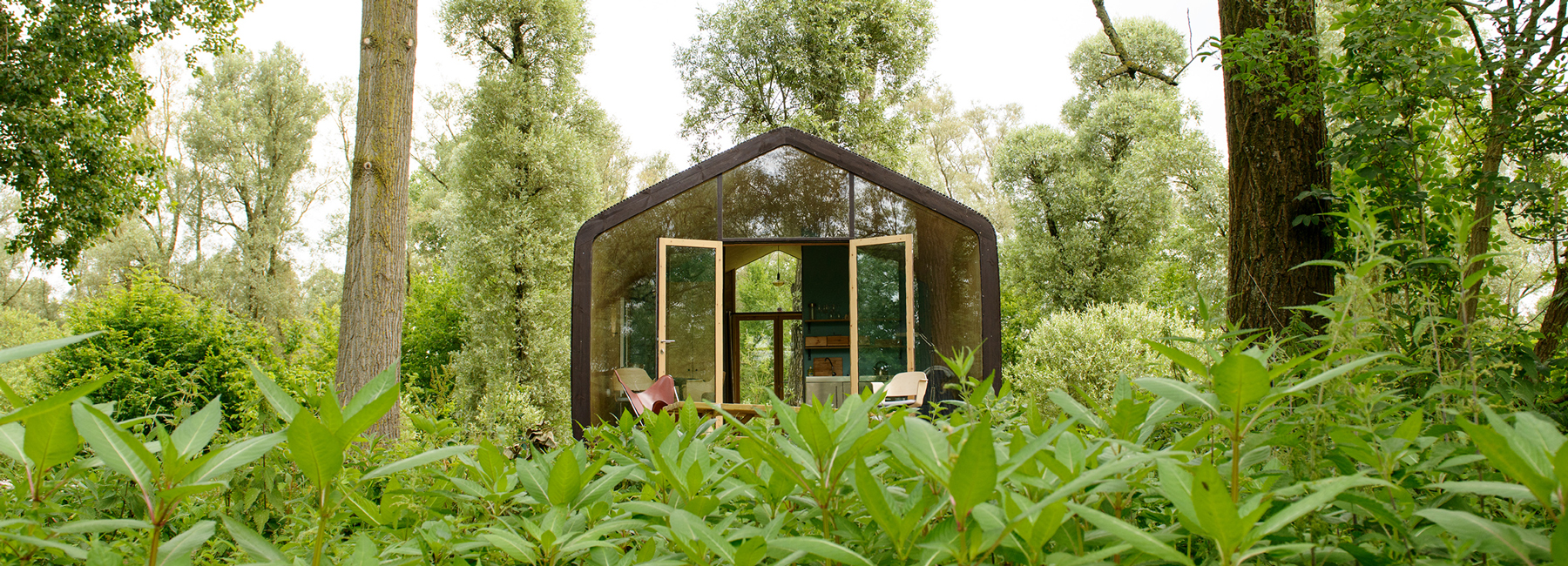 living in cardboard: the adaptable wikkelhouse dwelling is built in one day