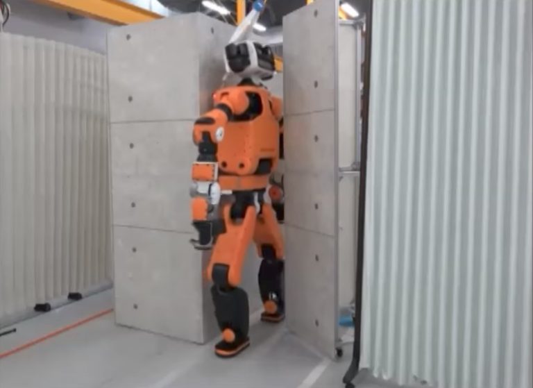 honda reveal disaster relief robot e2-dr at IROS conference