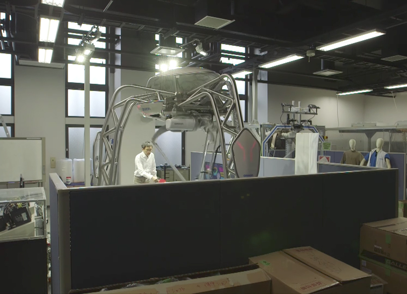 OMRON's forpheus ping pong playing robot uses artificial intelligence