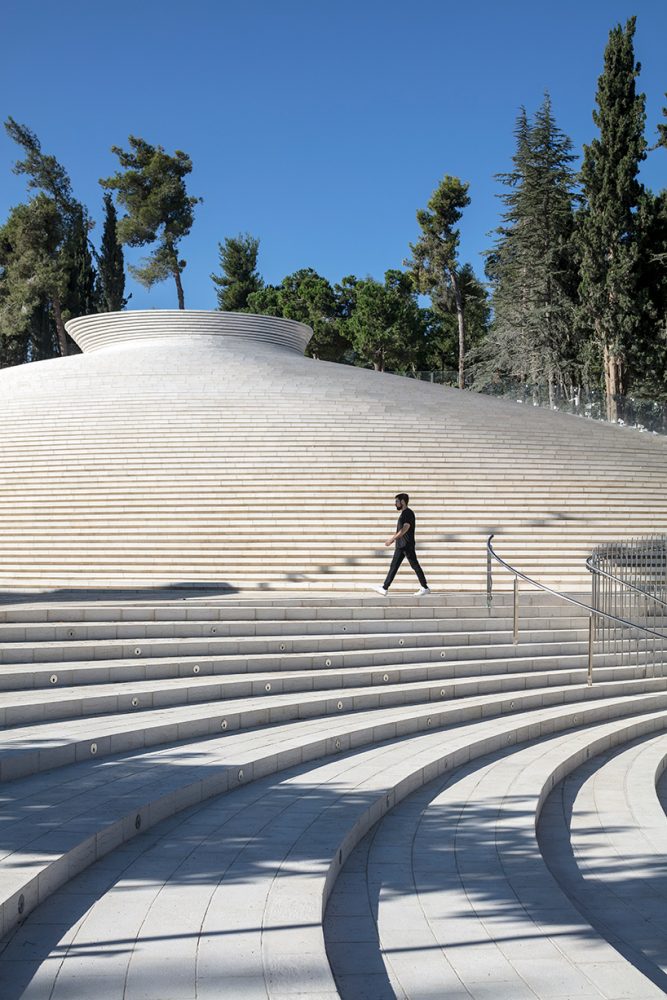 kimmel eshkolot architects unveils mount herzl memorial in jerusalem