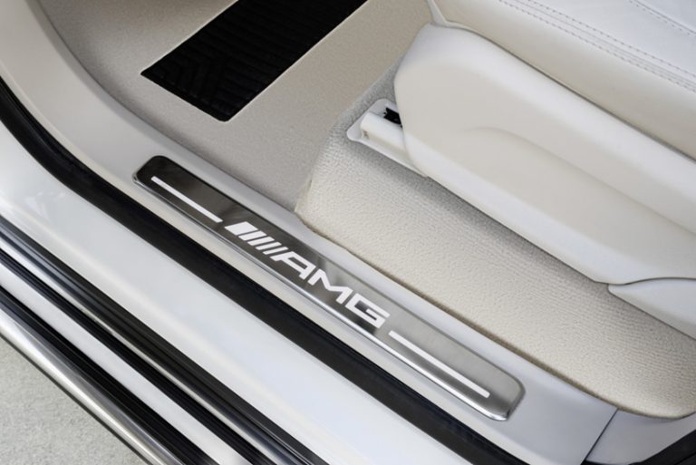 mercedes-benz's AMG 634 G-wagen adds performance to the luxury SUV segment