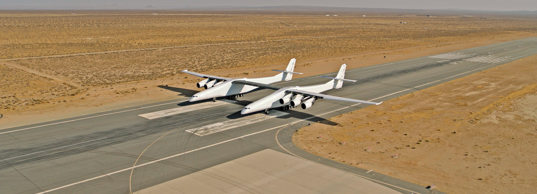 the world's largest plane: see the stratolaunch in action