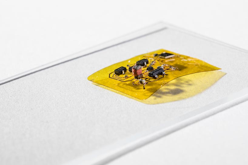 the first wireless flying robotic insect takes off powered by laser beams