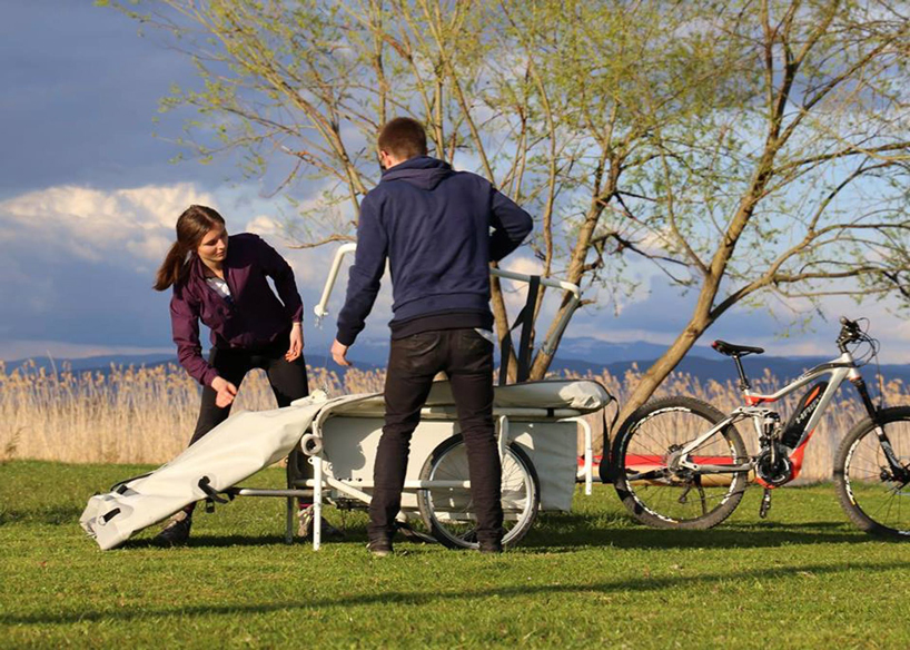 the b-turtle inflatable camper lets cyclists pitch up anywhere and ...
