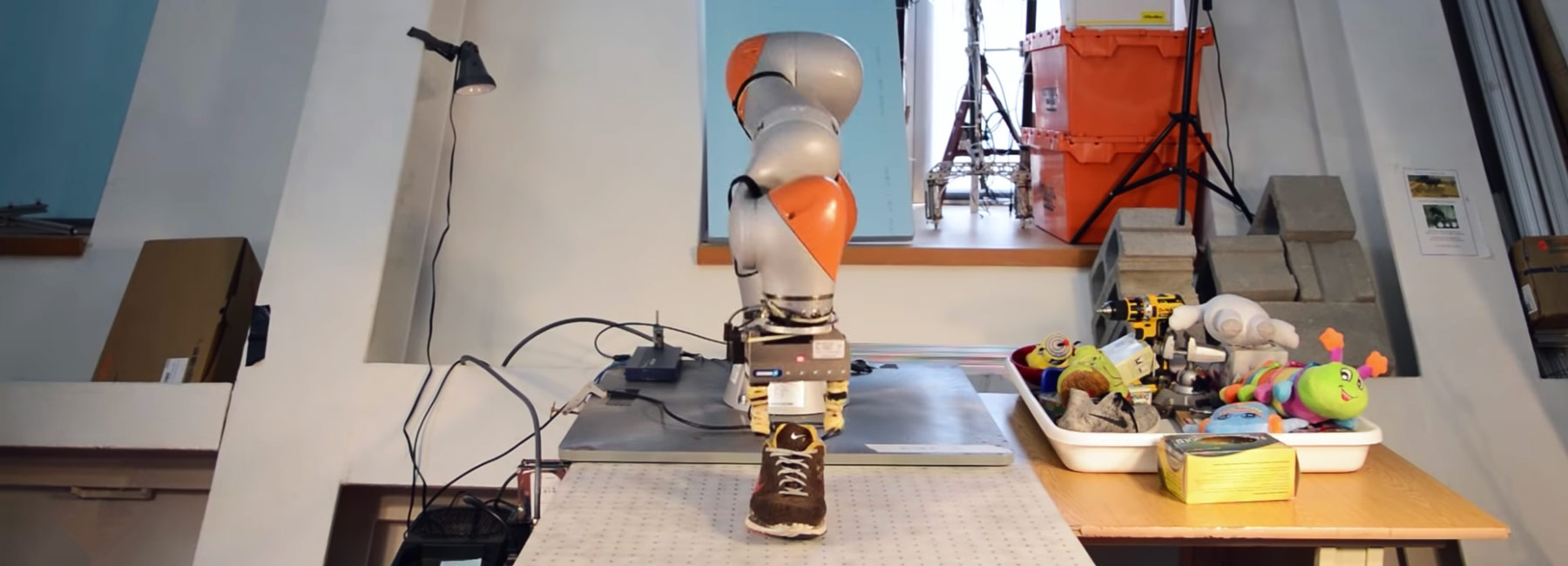 MIT's robotic arm masters dexterity by teaching itself how to see