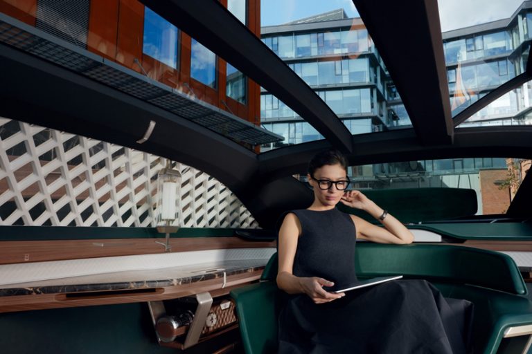 renault's EZ-ultimo car concept is a self-driving luxury lounge