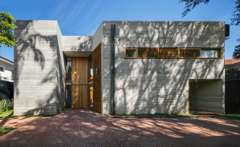 una arquitetos 239 house in são paulo designed with modernist influences