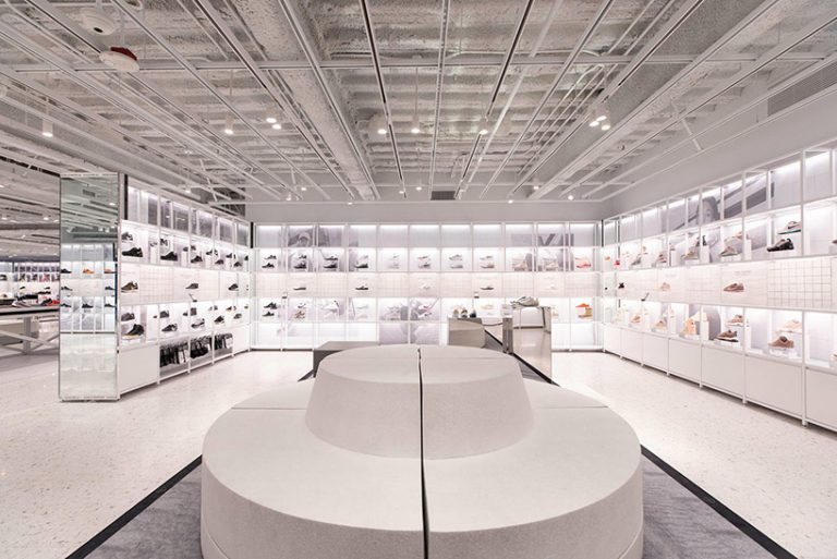NIKE opens immersive flagship store in NYC with wavy glass façade