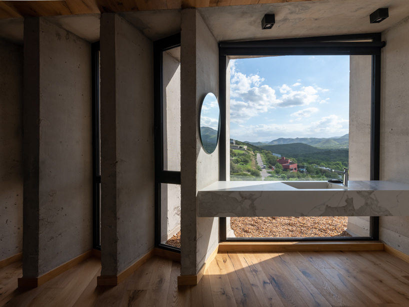 BP arquitectura Q2 house is sited among the mountains of argentina