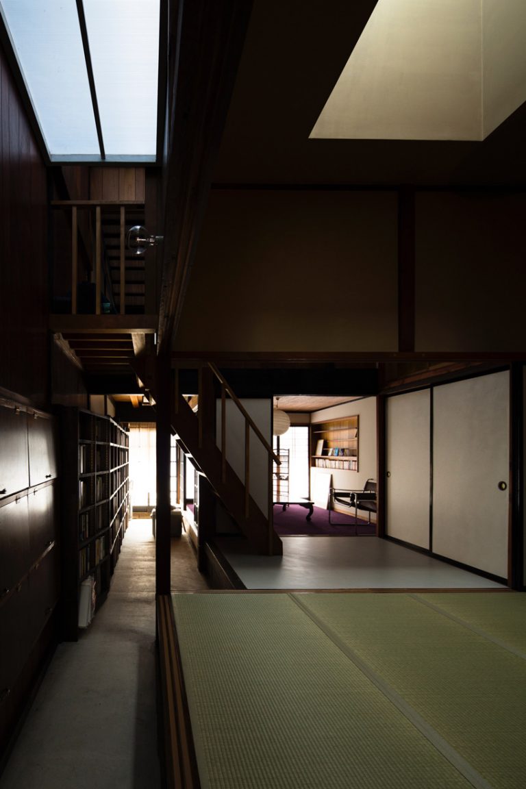 tsubame architects renovates traditional japanese townhouse with skylight