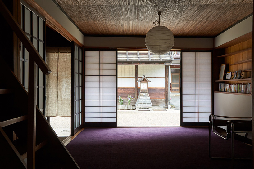 tsubame architects renovates traditional japanese townhouse with skylight