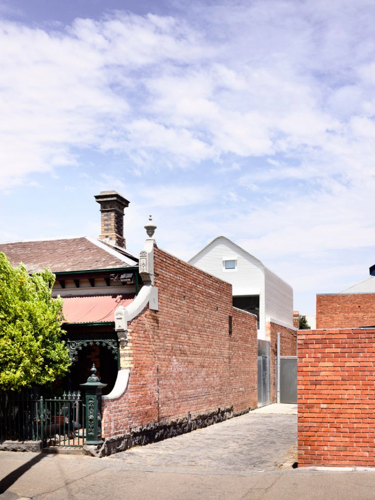 austin maynard architects renovates and extends 'grant house'