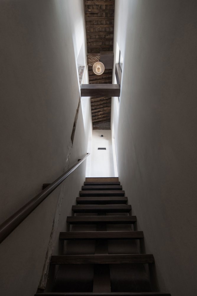 archistry transforms hutong building into speakeasy club in beijing