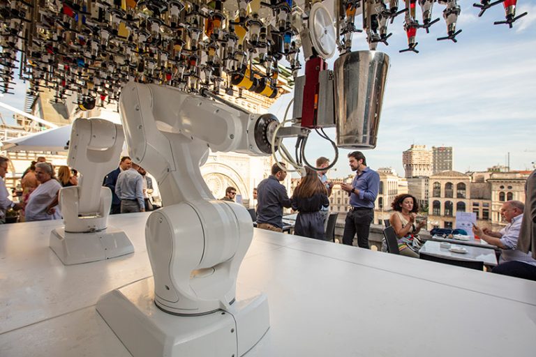 carlo ratti’s robotic bar mixes drinks on a milanese rooftop