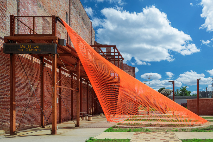 behin ha builds temporary shade installation in ohio using scrap mesh ...
