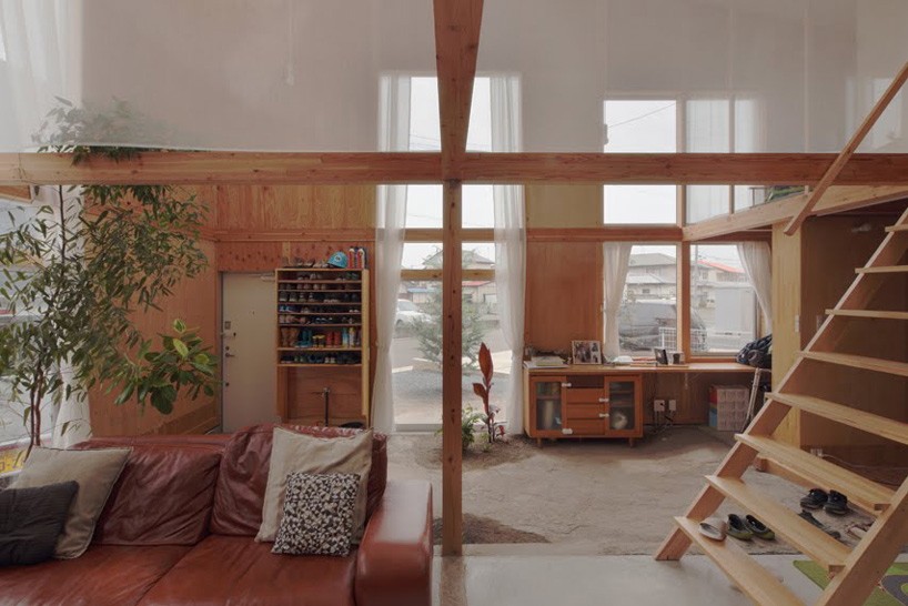 ikimono architects divides areas of this japanese house using a wooden grid