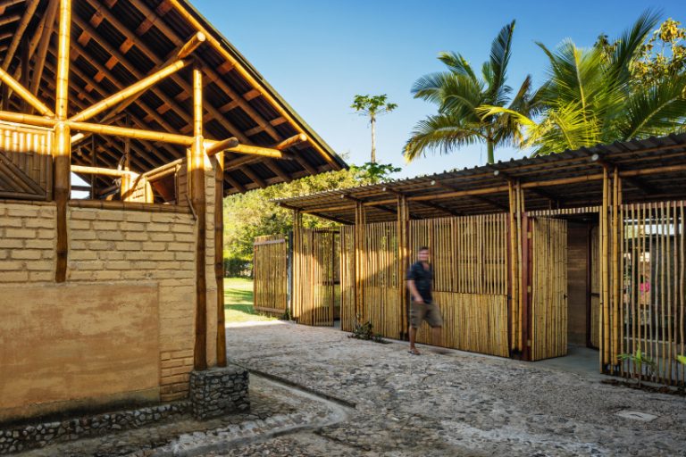 CRU! architects works with villagers to build bamboo community center