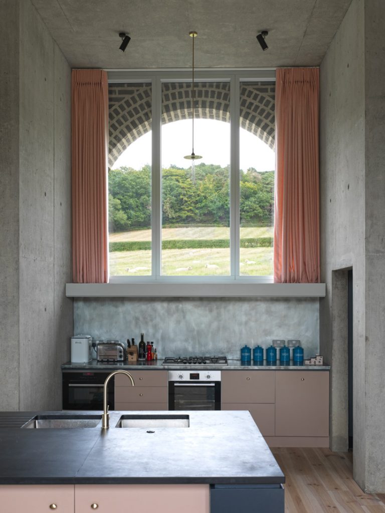 adam richards builds his own home, nithurst farm, in sussex with arched ...