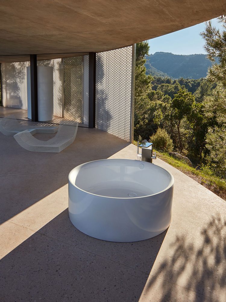 bathe and relax in the perfect circles by german bathroom brand bette