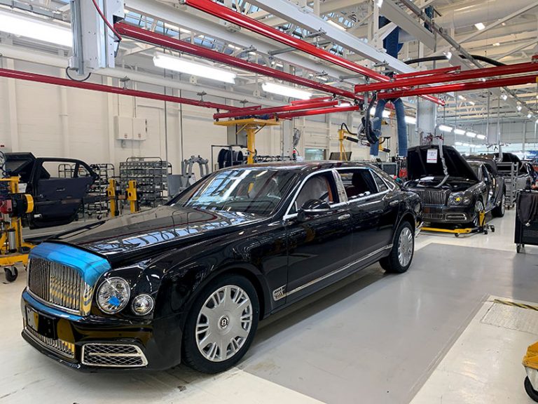 designboom test drives bentley mulsanne during factory tour in england