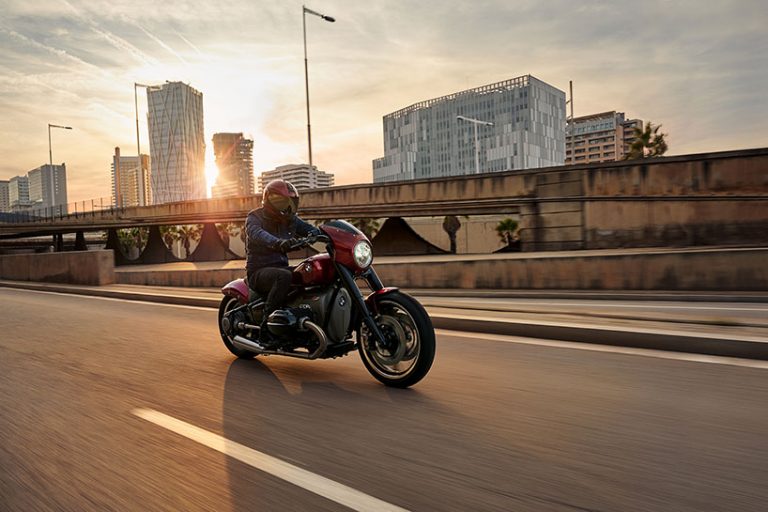 BMW motorrad concept R18 / 2 custom cruiser's world debut at EICMA 2019