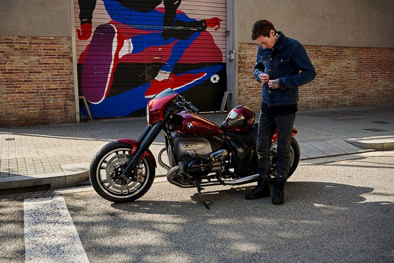 BMW motorrad concept R18 / 2 custom cruiser's world debut at EICMA 2019