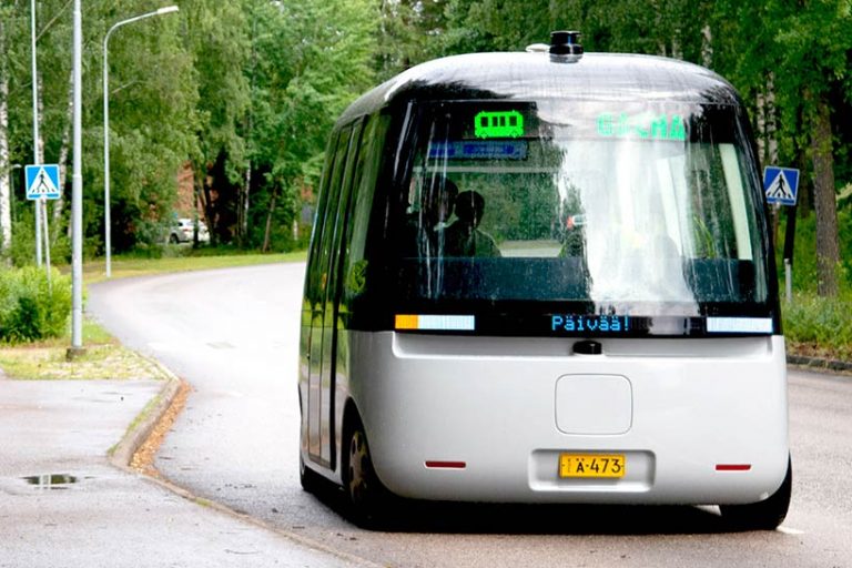 MUJI debuts 'GACHA,' the first all-weather self-driving bus