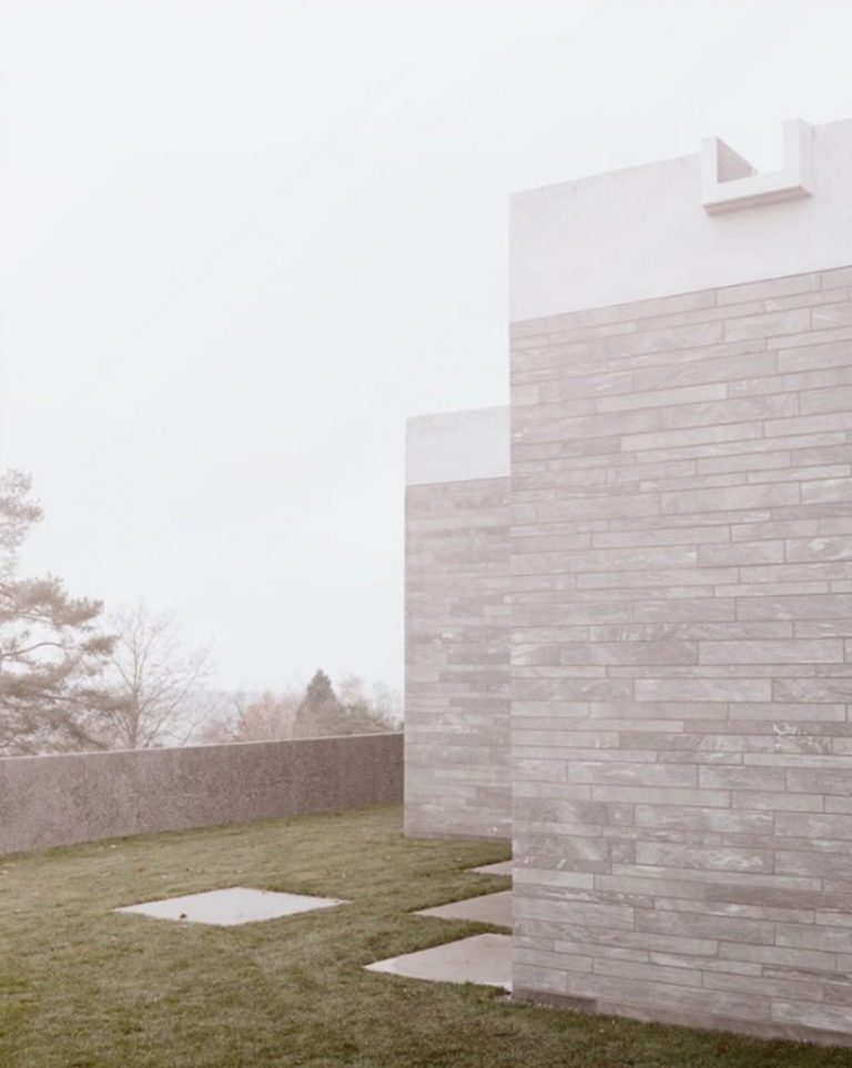 think architecture arranges house in a park as series of indepentant ...