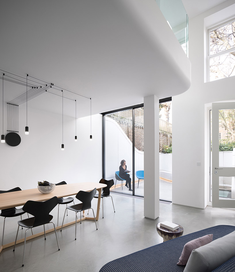 FLOW architecture renovates victorian apartment in london with sculpted ...