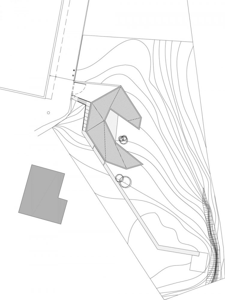 ARW associates connects claw-shaped house with its mountainous ...