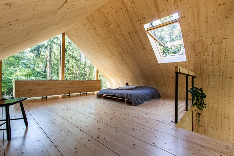 the indigo cabins by woonpioniers are modular, mass-customizable, and ...