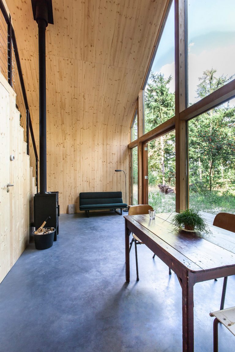 the indigo cabins by woonpioniers are modular, mass-customizable, and ...