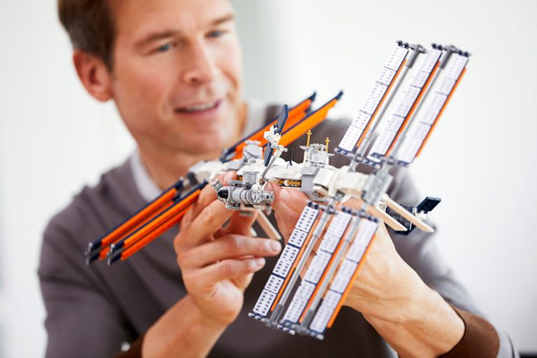 LEGO collaborates with NASA on 864-piece international space station set