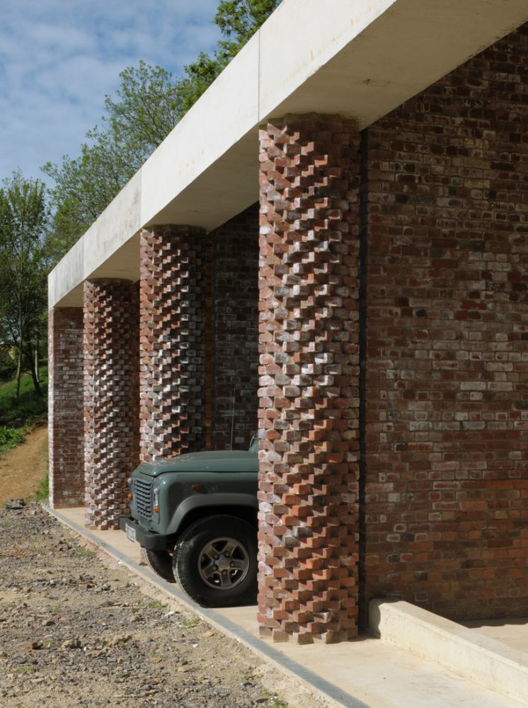 stephen taylor architects' shatwell farm expresses arched colonnades