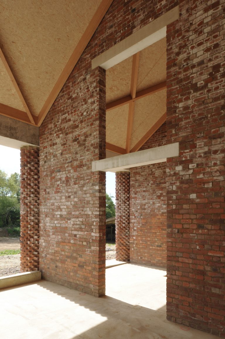stephen taylor architects' shatwell farm expresses arched colonnades