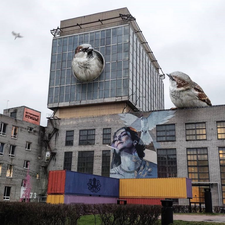 supersized animals take over the city in images by vadim solovyov