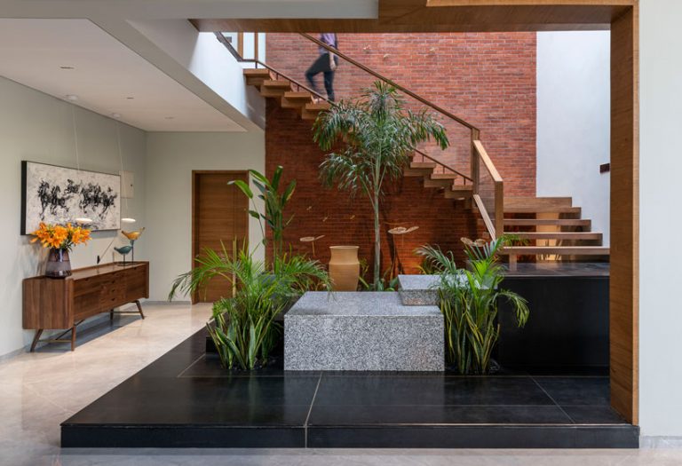 extruded volumes form PIXEL HOUSE by the grid architects in india