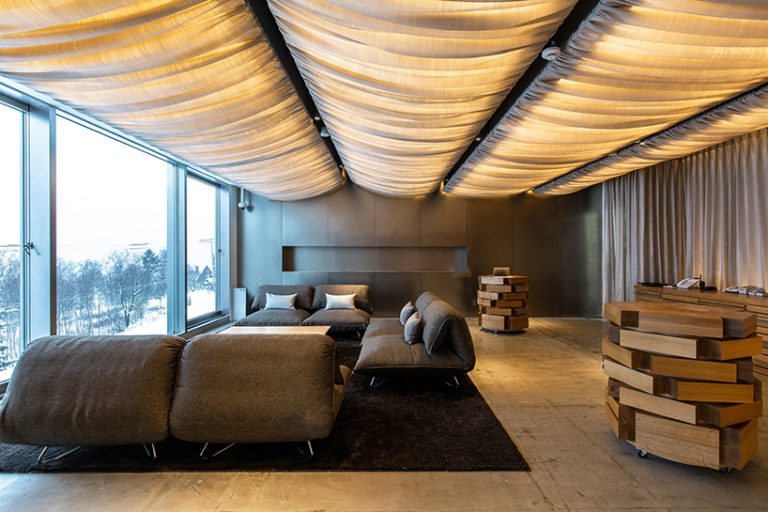 interview: kengo kuma takes a seat with time & style furniture